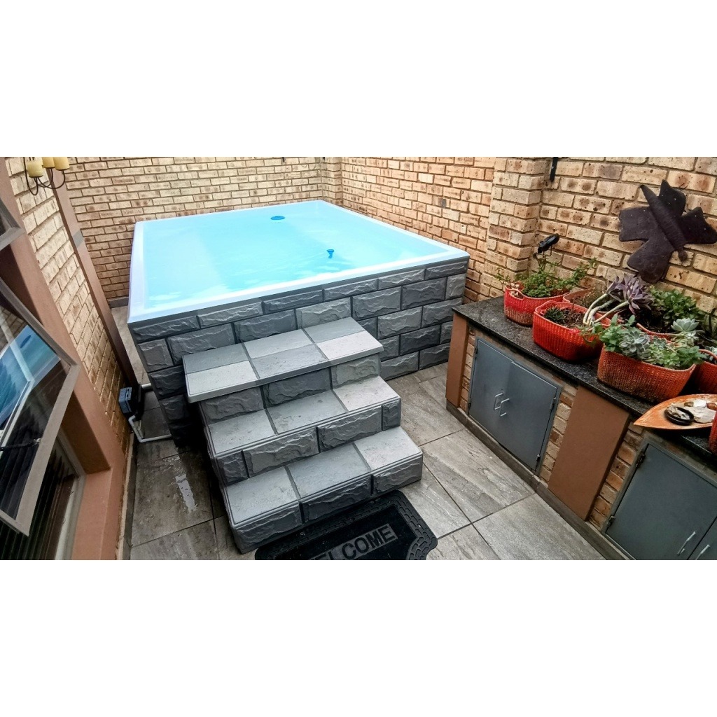 Venus Free Standing Fibreglass Pool Shell - SmallPools.co.za